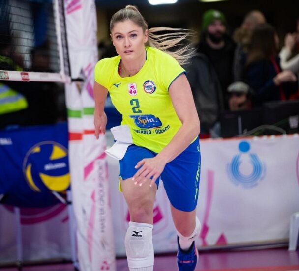 Top 10 Most Beautiful Female Volleyball Players (2024)